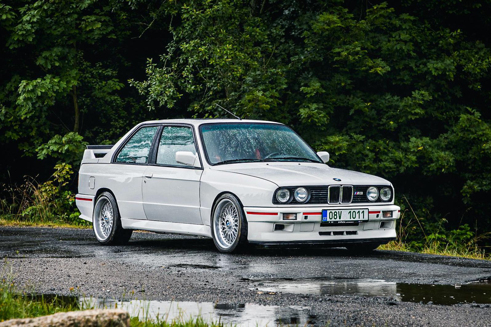 1987 BMW M3 E30 in Alpina White | Scrolller