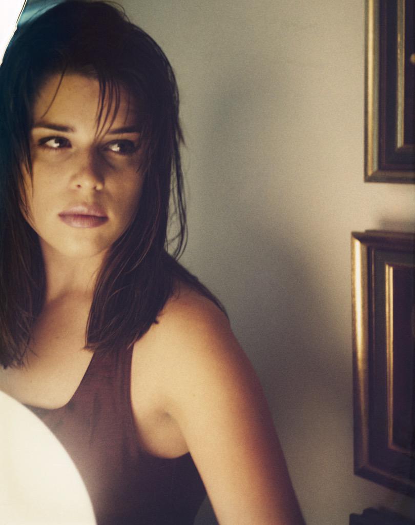 1996 Neve Campbell was something else... | Scrolller