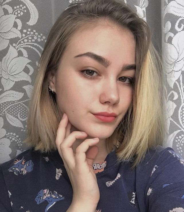 19F, am i ugly? | Scrolller