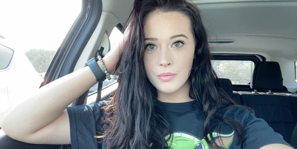 (19f) hot or nah? | Scrolller