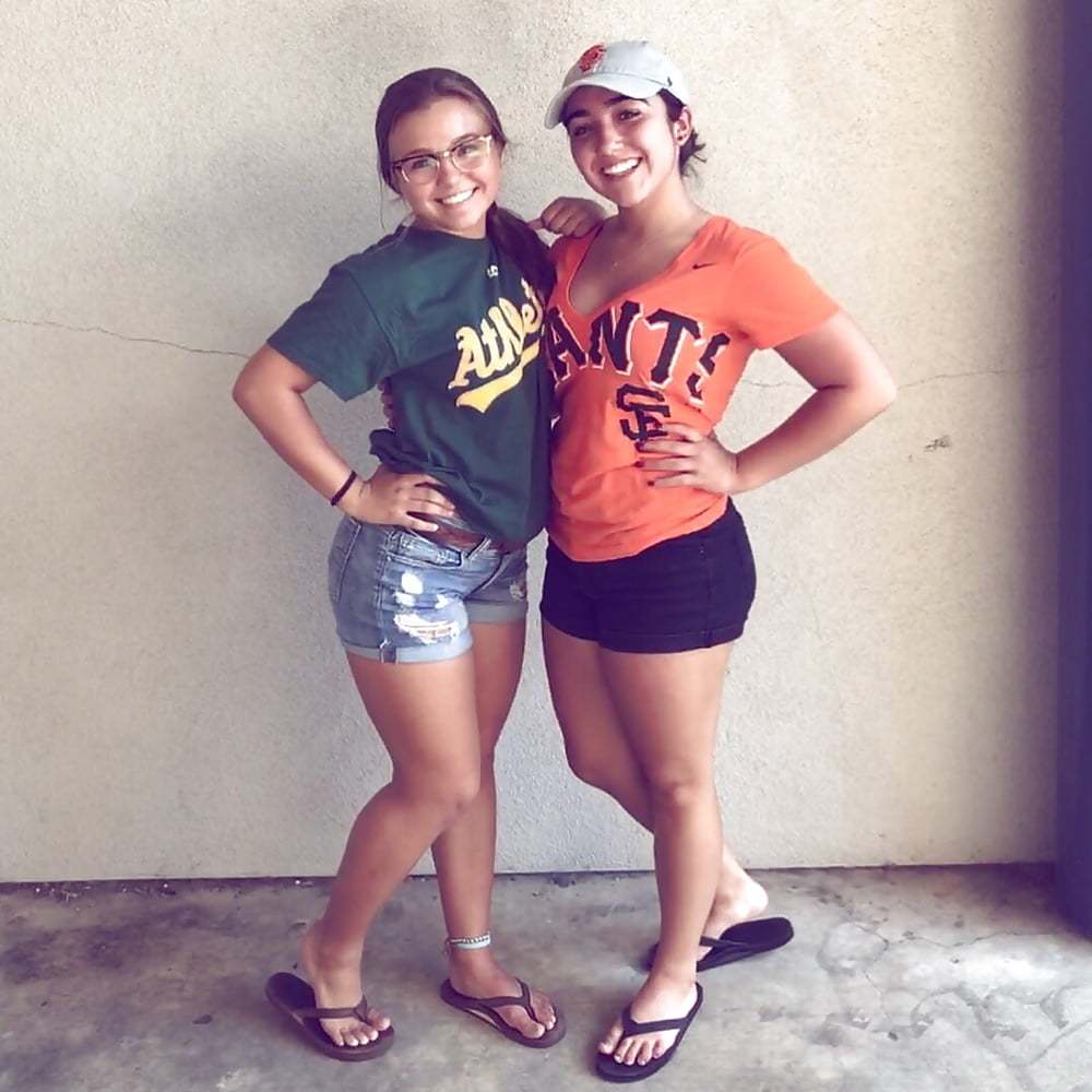 [2] Green vs Orange | Scrolller