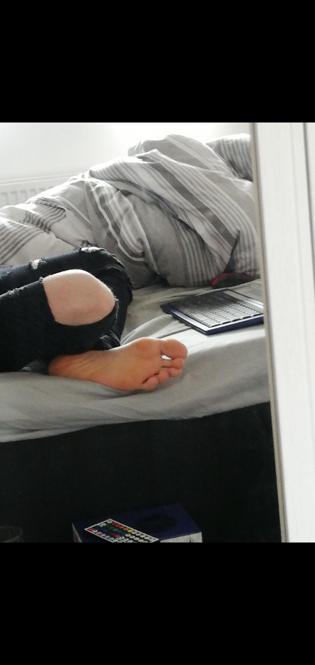 (20) Studying in my room | Scrolller