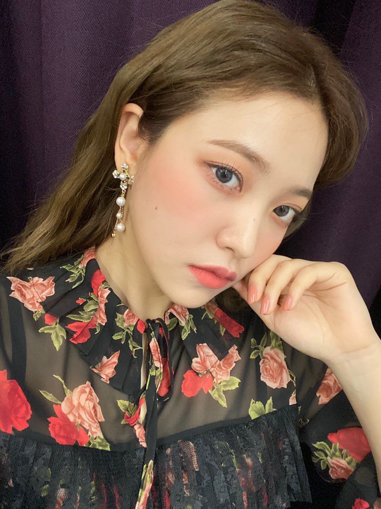 200624 Yeri | Scrolller