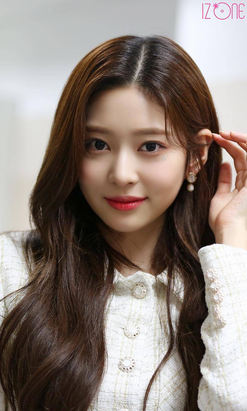 201110 Kim Minju's SUPER:ONTACT Behind photos | Scrolller