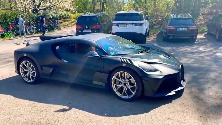 2019 Bugatti Divo | Scrolller
