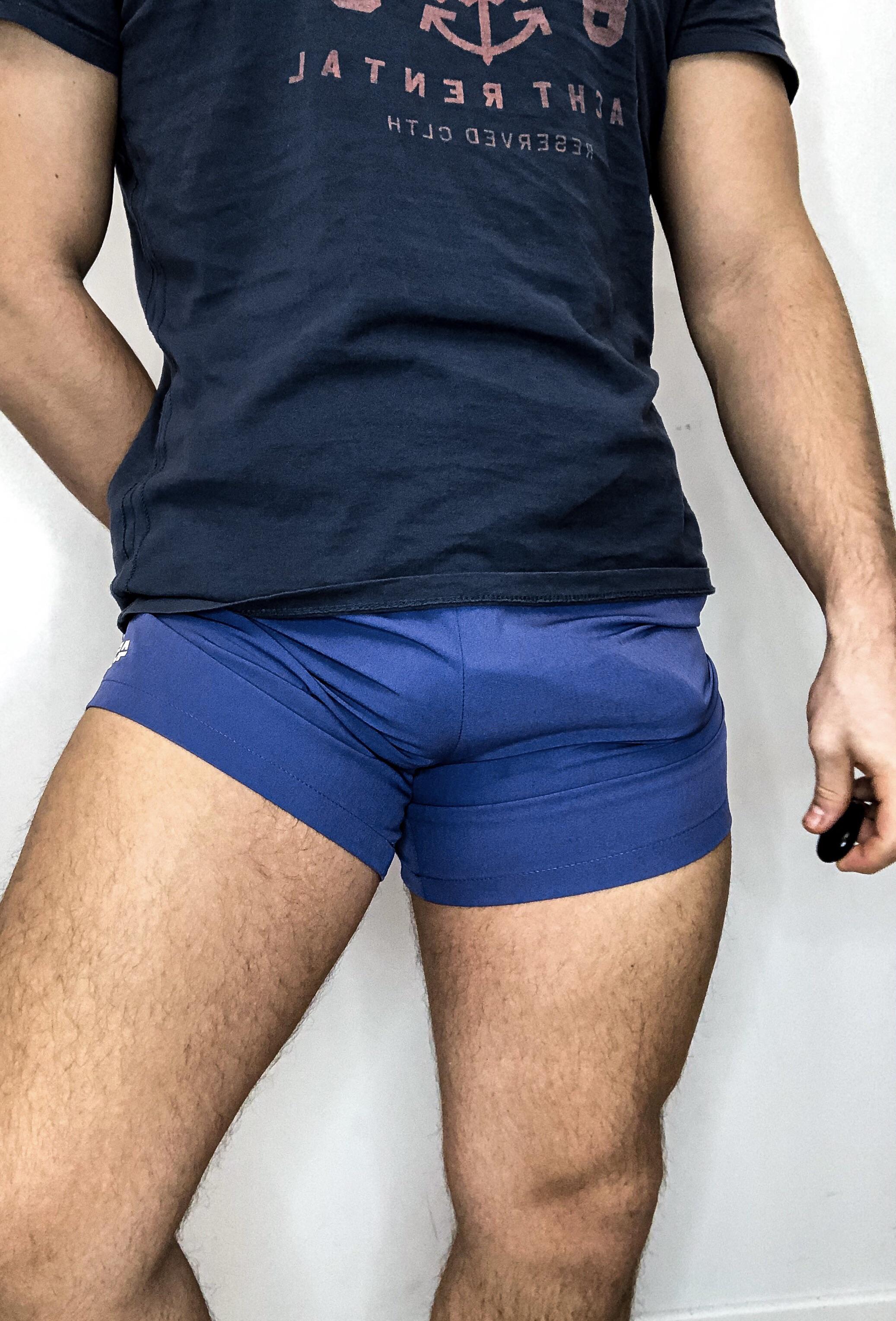 Kiss or slap | Scrolller