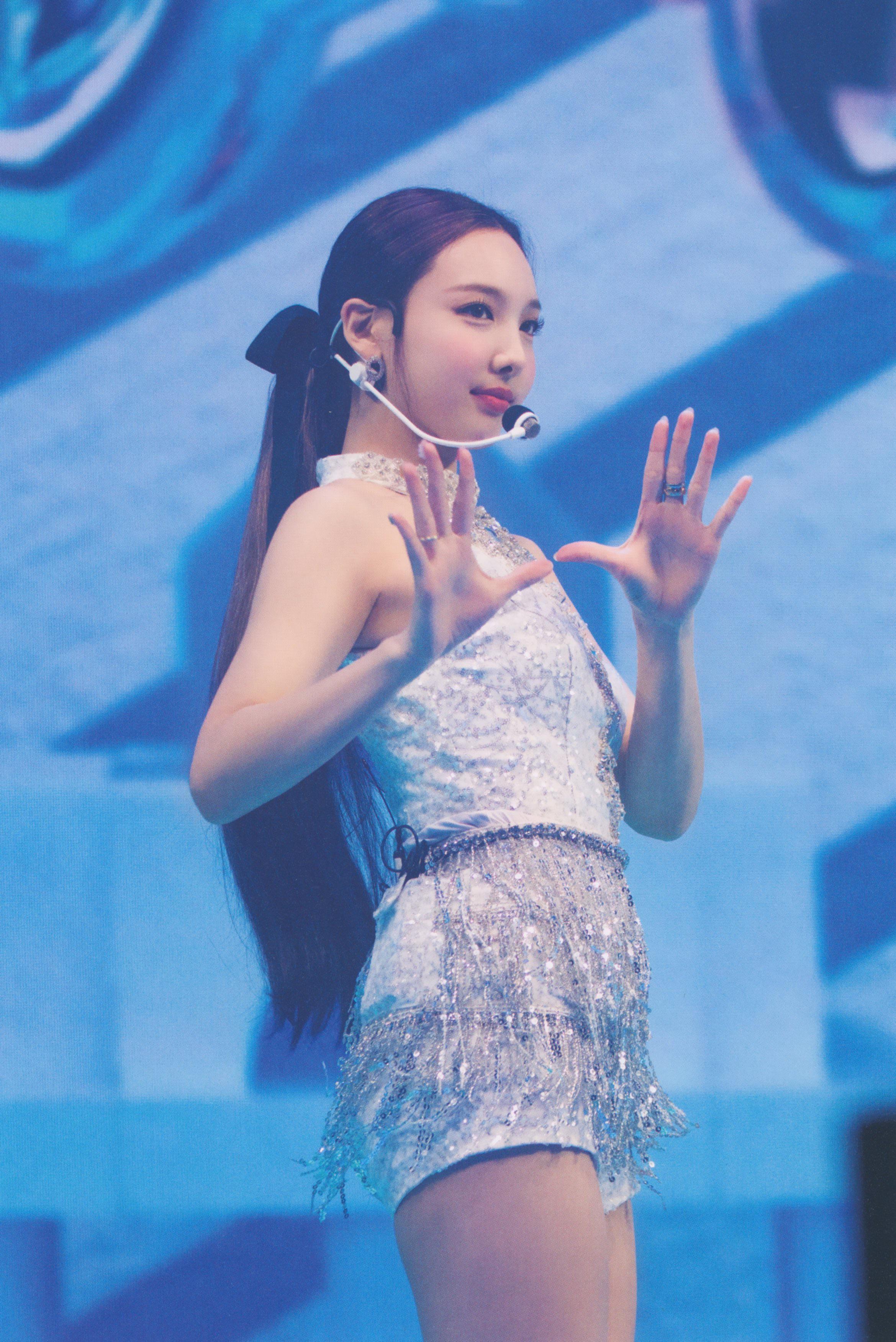 210205 Nayeon | Scrolller