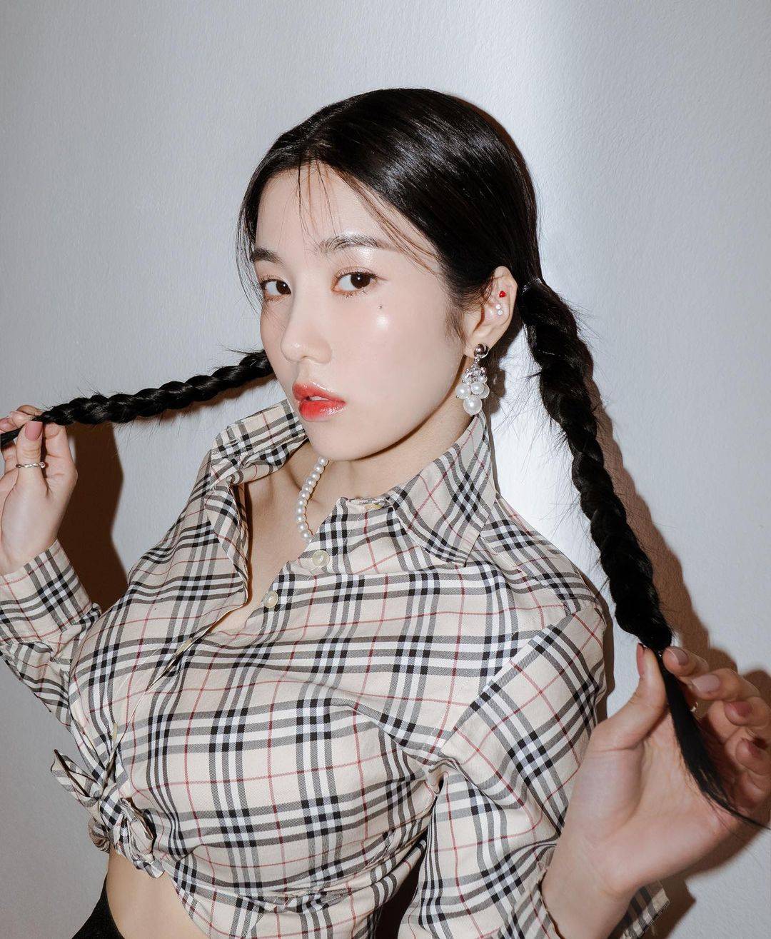 210526 Eunbi's Photographer's Instagram - Eunbi 👱‍♀️ | Scrolller