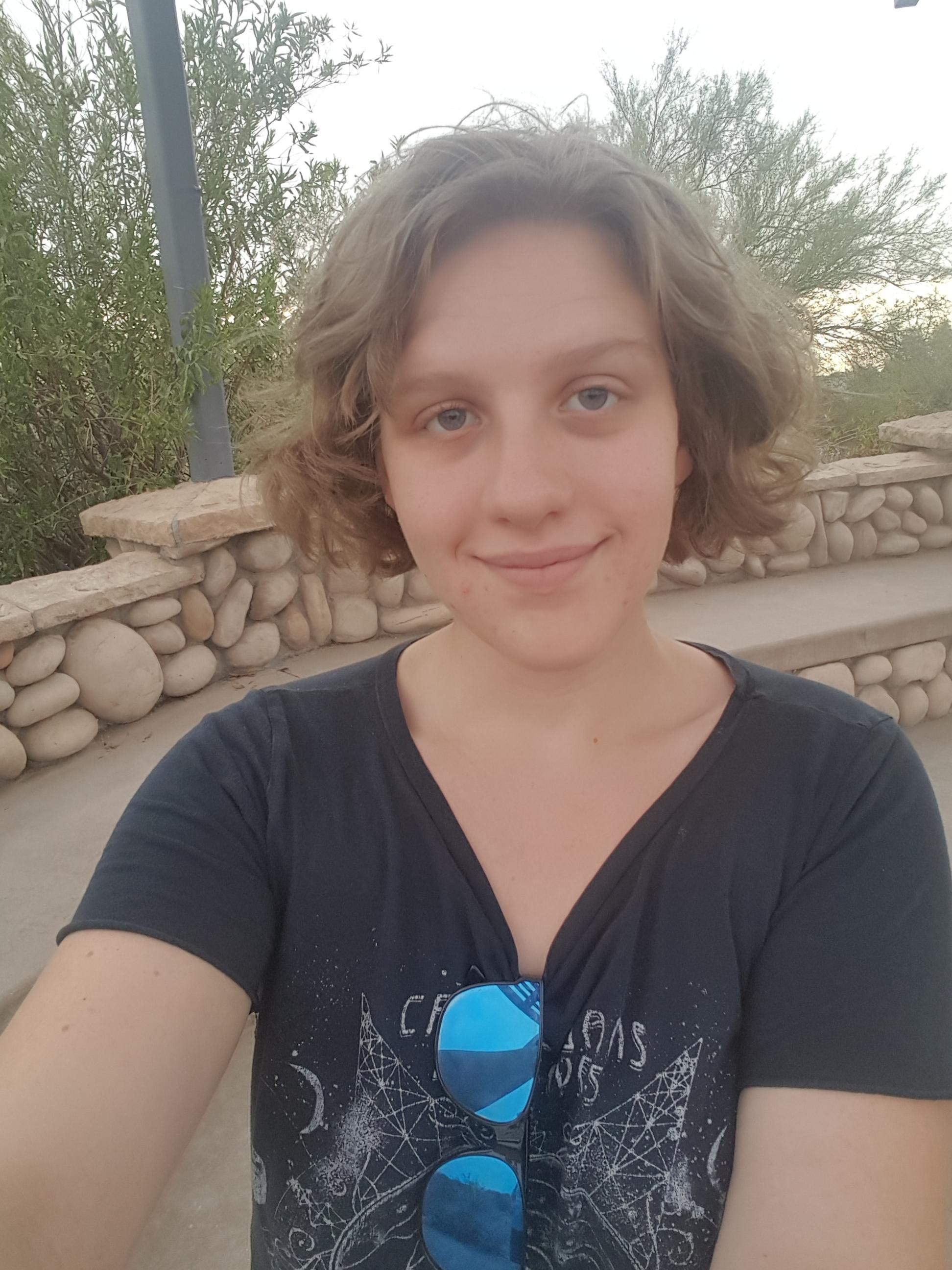 23F, no make up | Scrolller