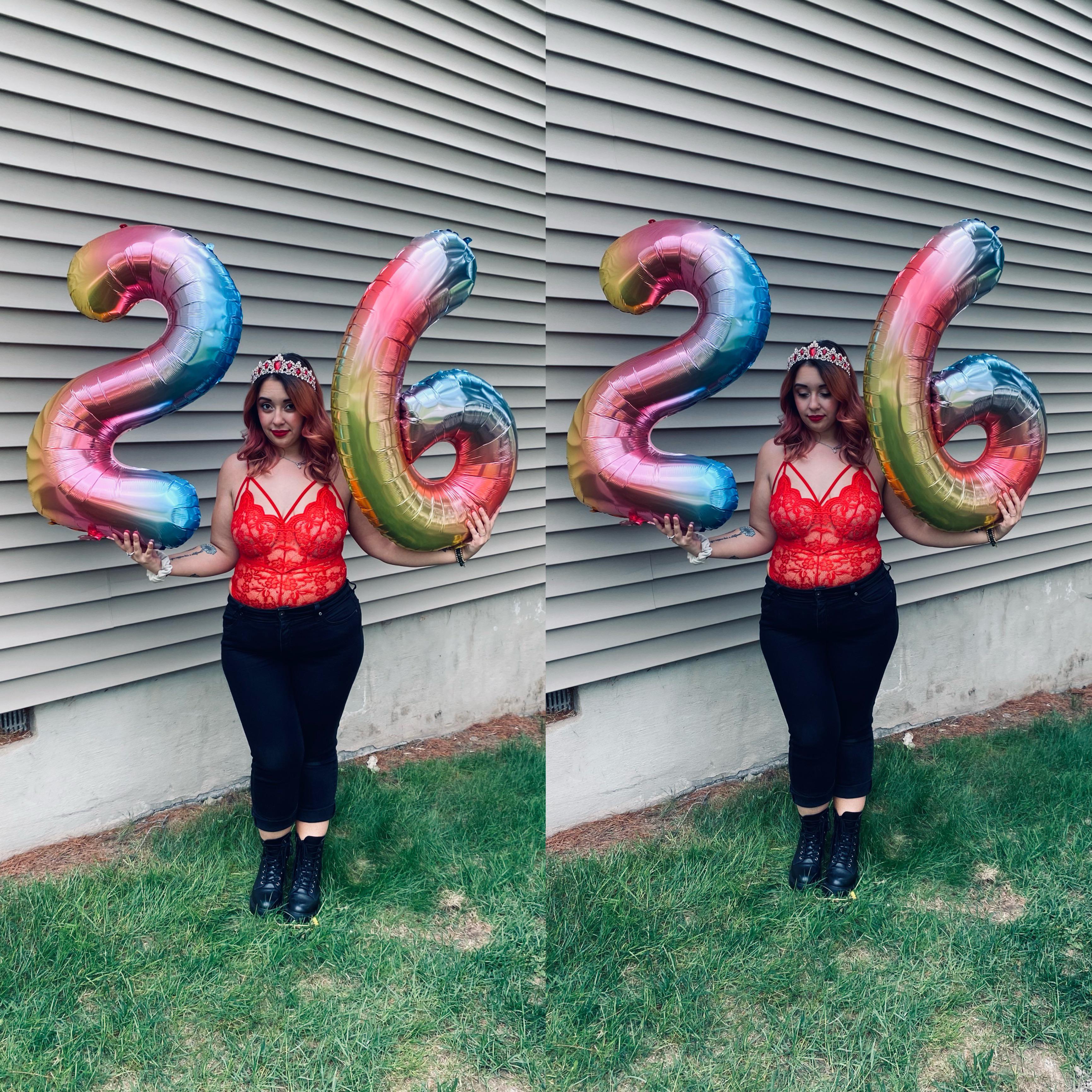 26 Is Lookinтащ Curvy тщйя пёяовёями Scrolller