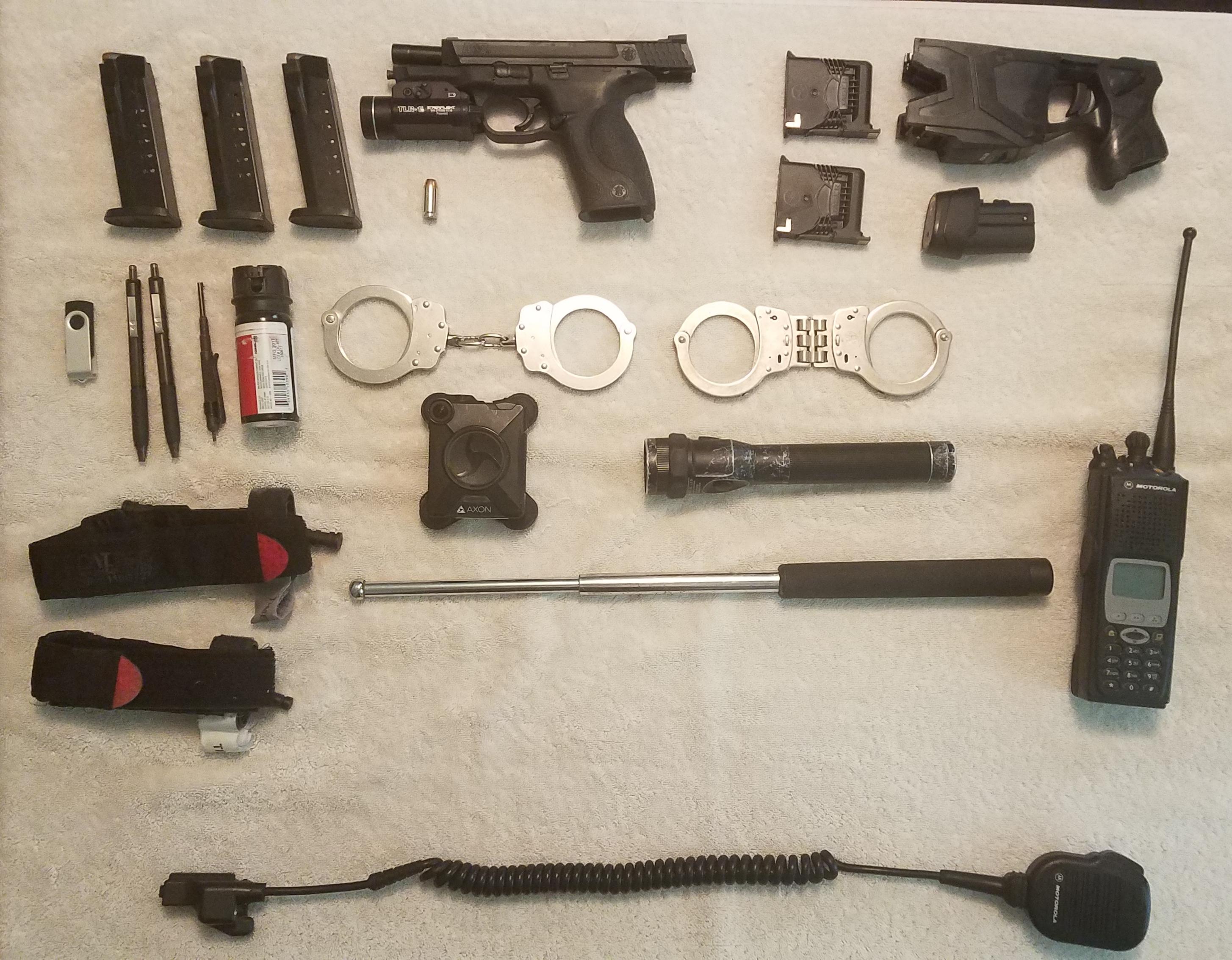 30/M/Police Officer (On Duty- Patrol) | Scrolller