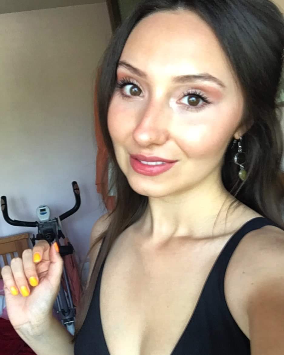 [30F] friend of mine | Scrolller