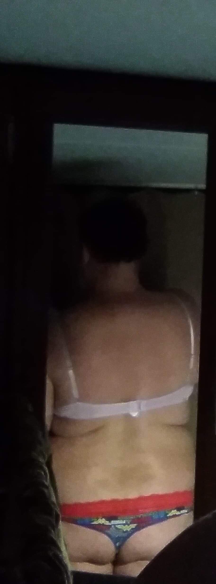 31 Ohio need a nice hard cock to play with | Scrolller