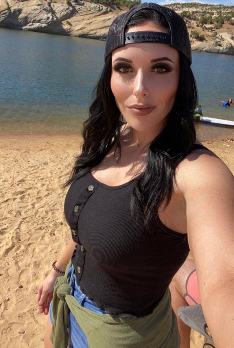 34 Year Old Mom Of 4 Scrolller