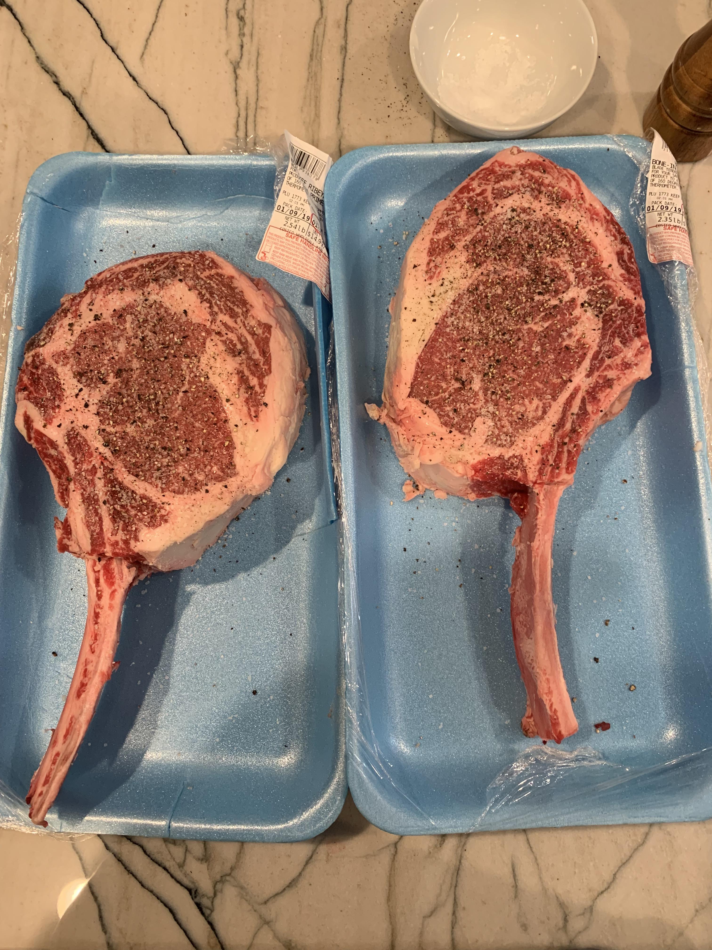 4.89 pounds of tomahawk ribeye are about to take a bath | Scrolller