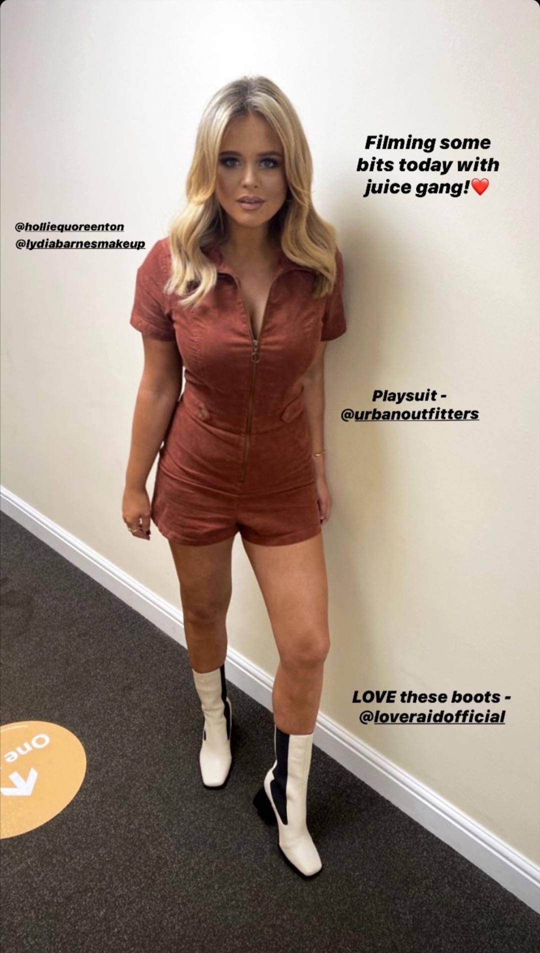 70s Girl | Scrolller