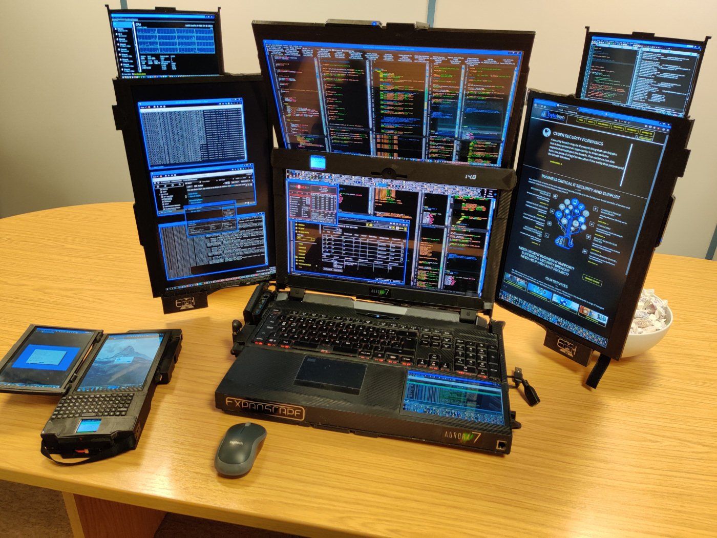 A 7 Screen Laptop | Scrolller