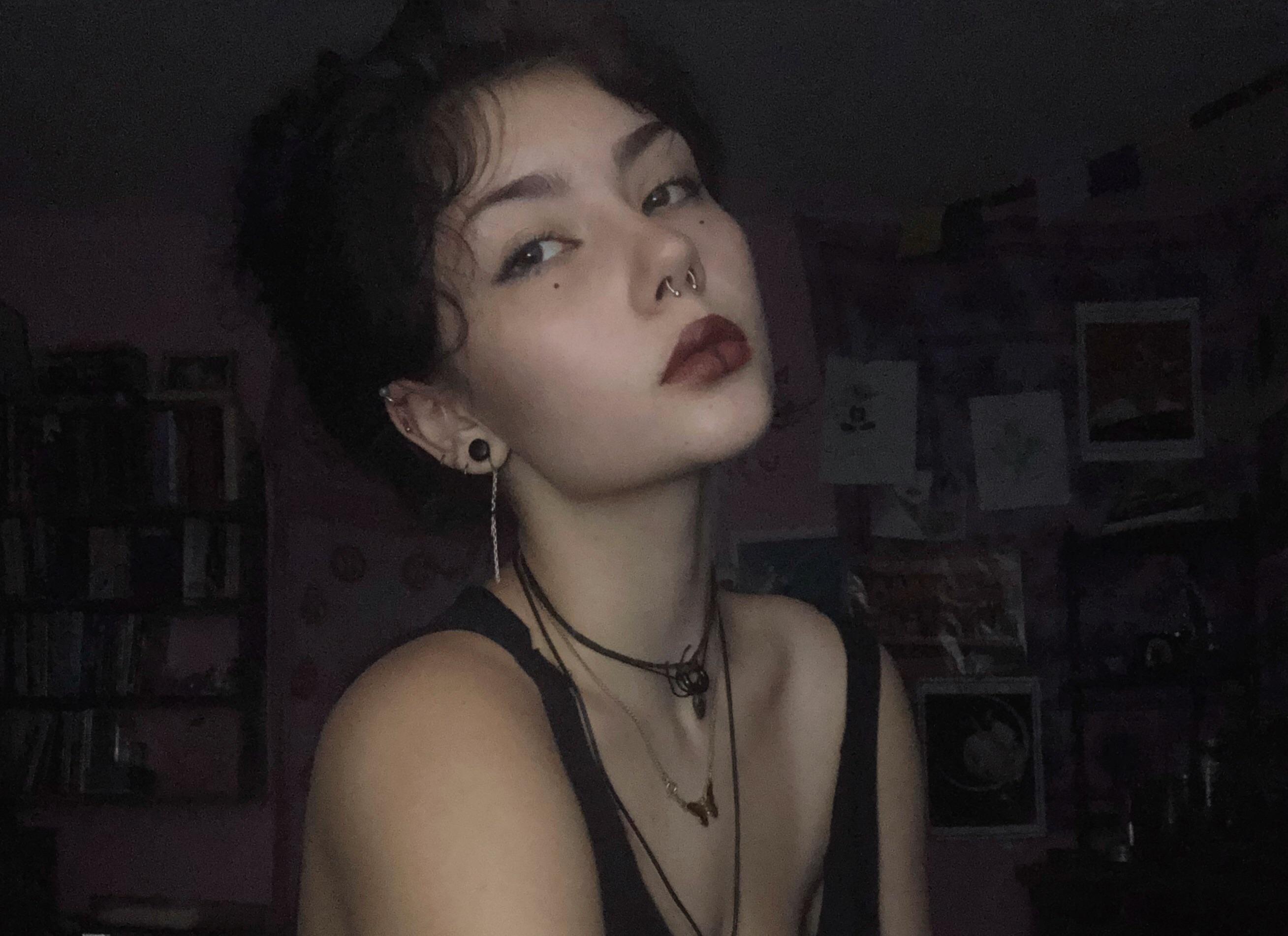 a bit of a darker look today🌙 | Scrolller