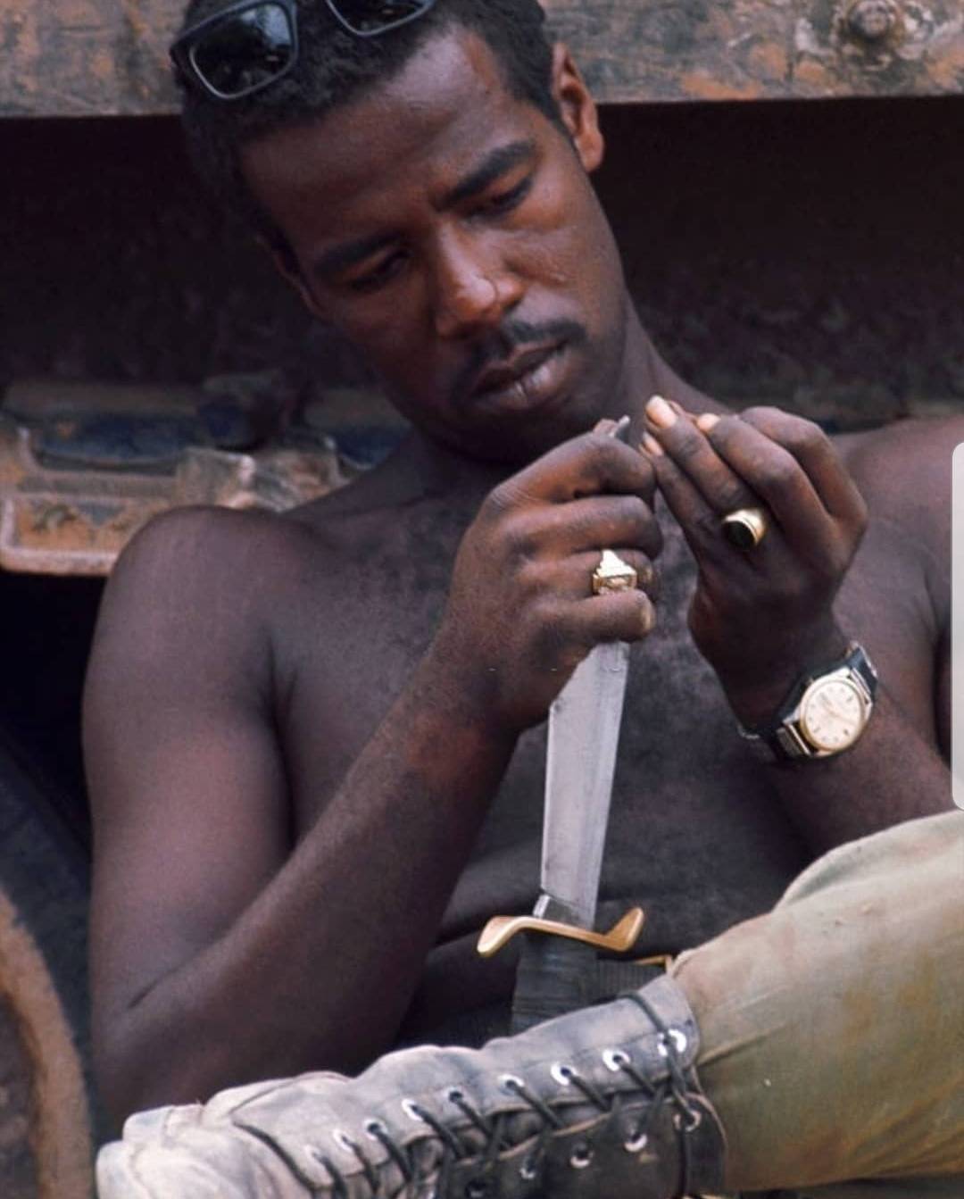A Bowie Knife manicure during the Vietnam War | Scrolller