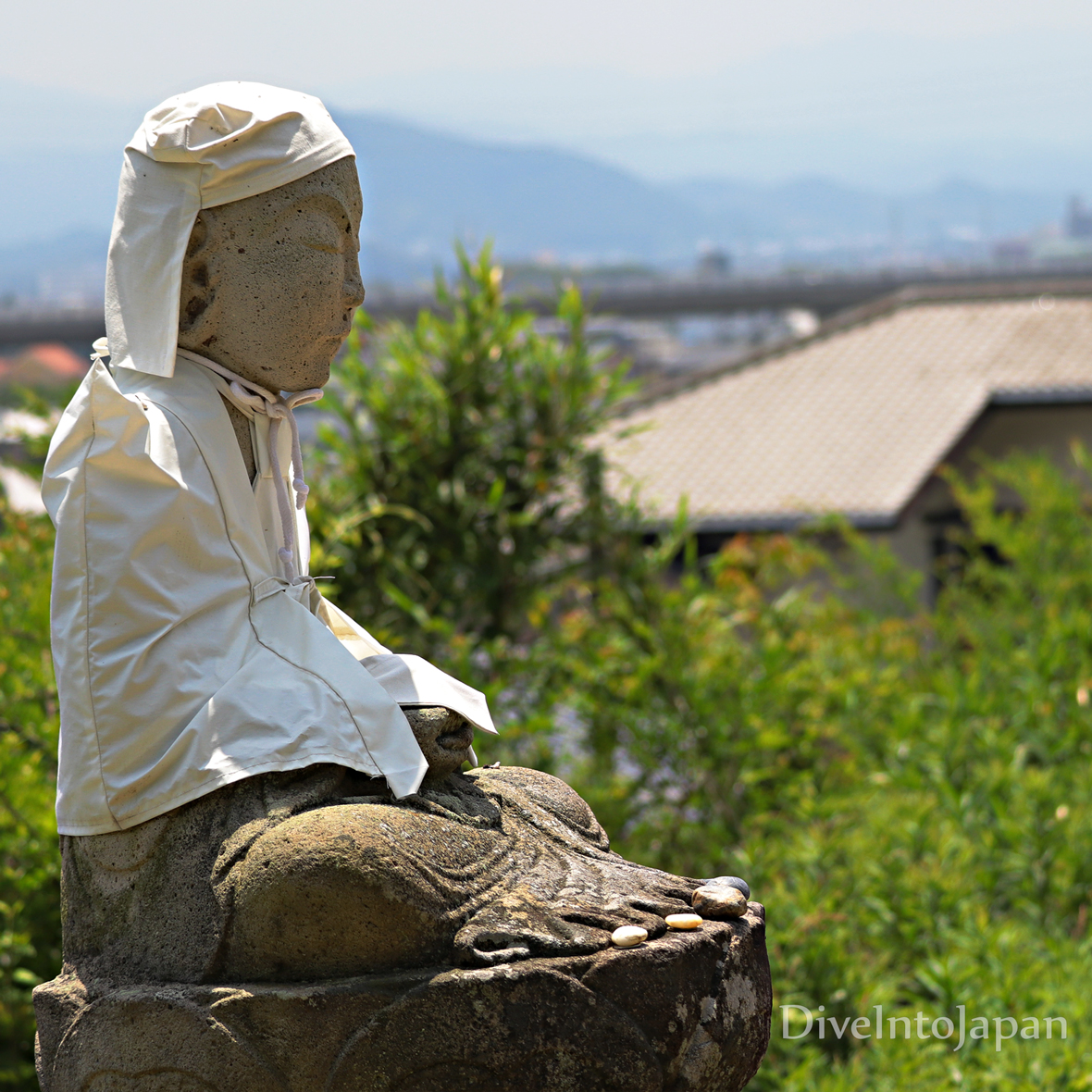 A clothed Jizo statue in Japan [1180 x 1180] [oc] | Scrolller