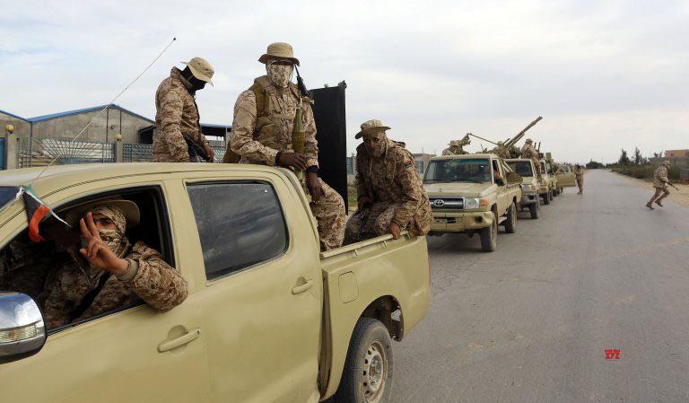 A convoy of Libyan (LNA?) technicals | Scrolller