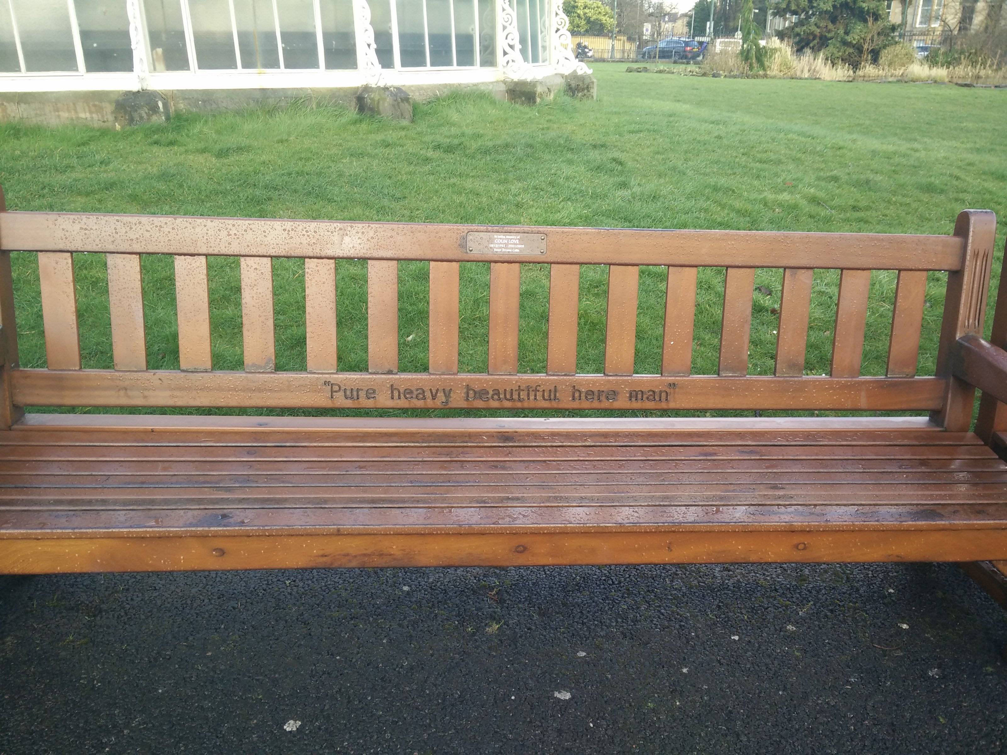 A Glasgow memorial bench | Scrolller