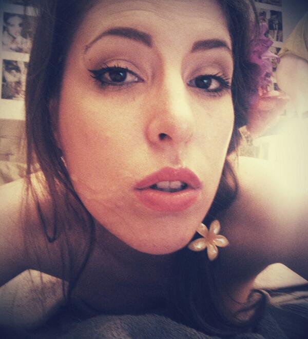 A light facial | Scrolller