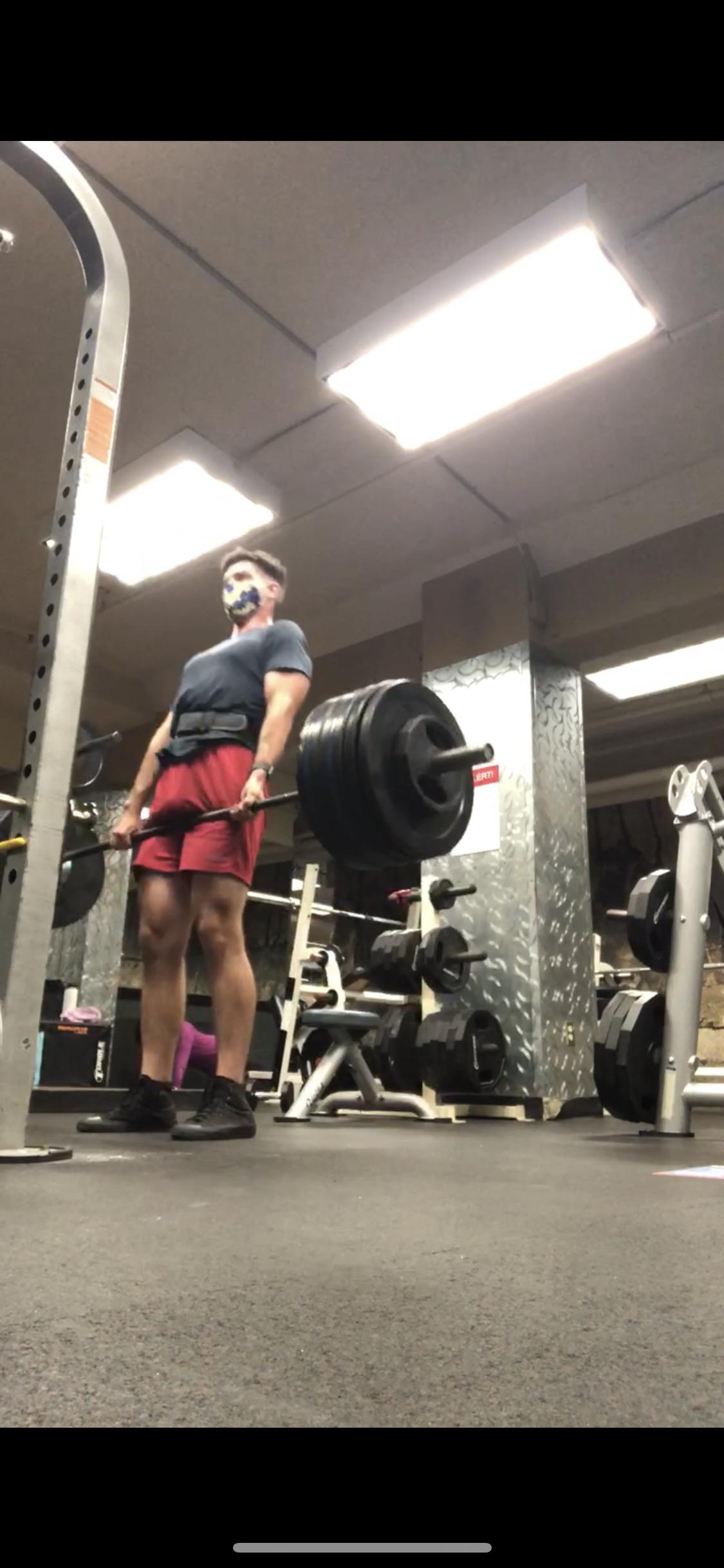 A little bit of deadlift bulge | Scrolller