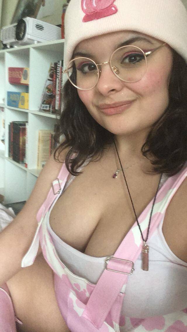 a little cleavage never hurts | Scrolller