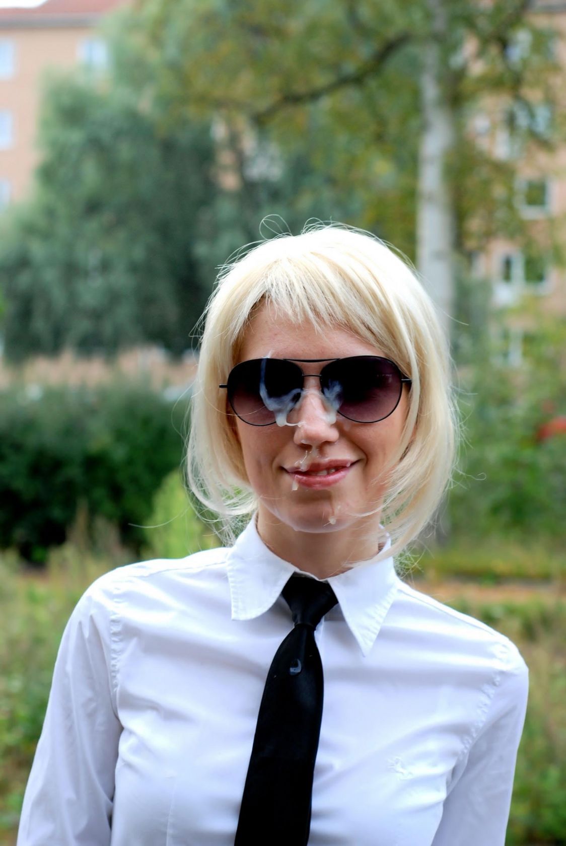 A little on the tie. | Scrolller