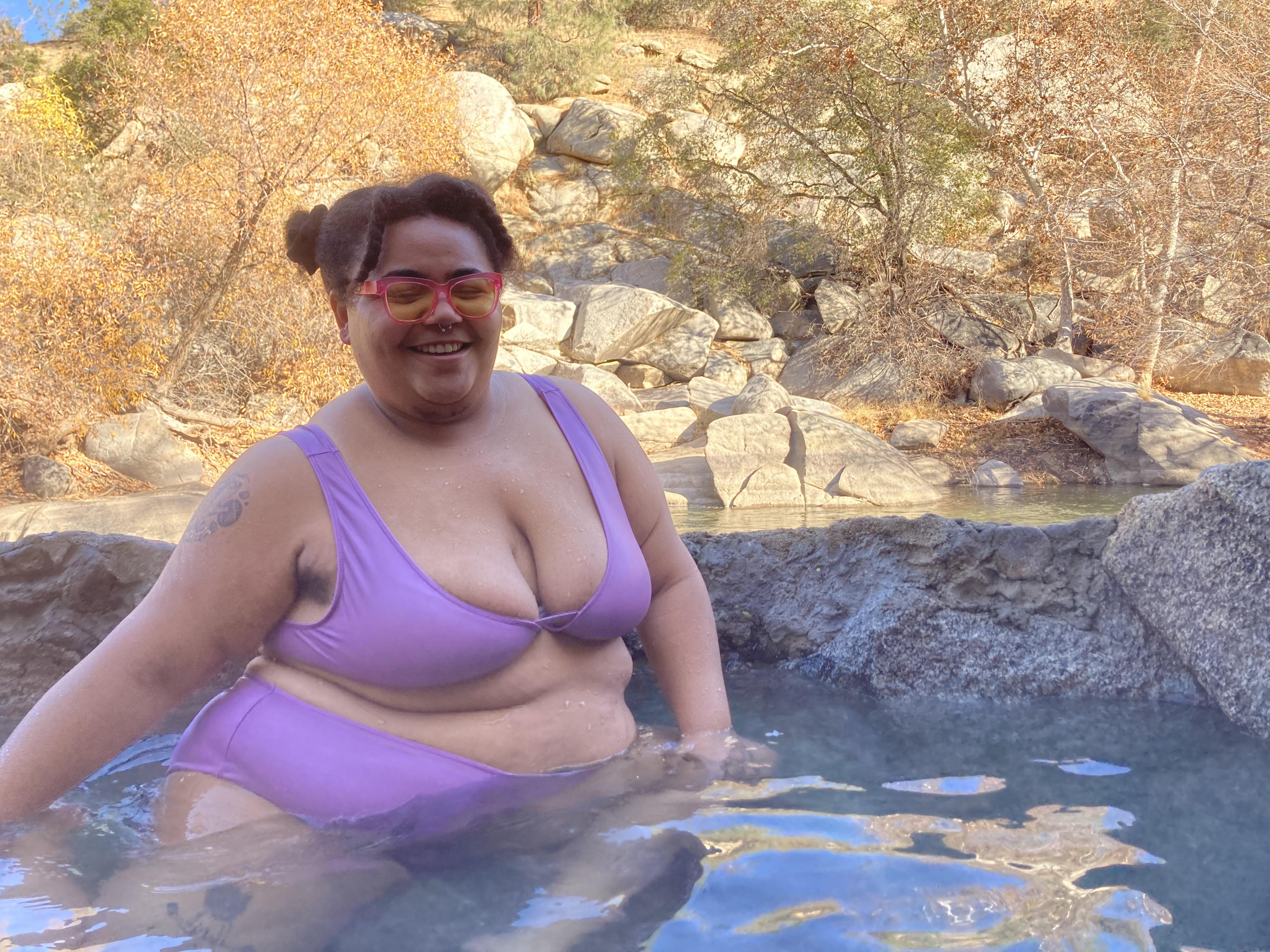 A little peak at my armpits when I was at the hot springs 💦 | Scrolller