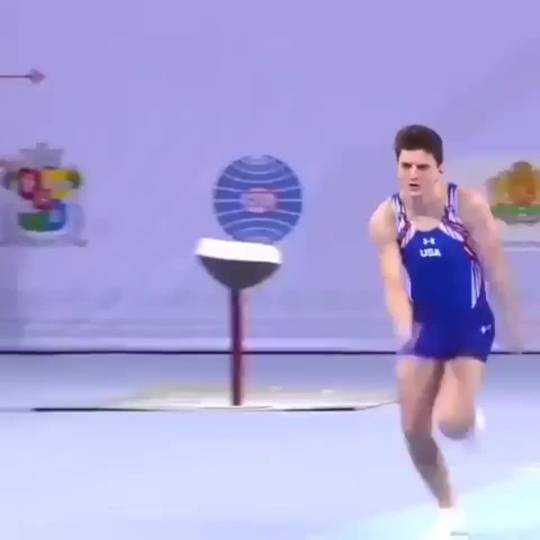 A perfect quadruple back tuck | Scrolller