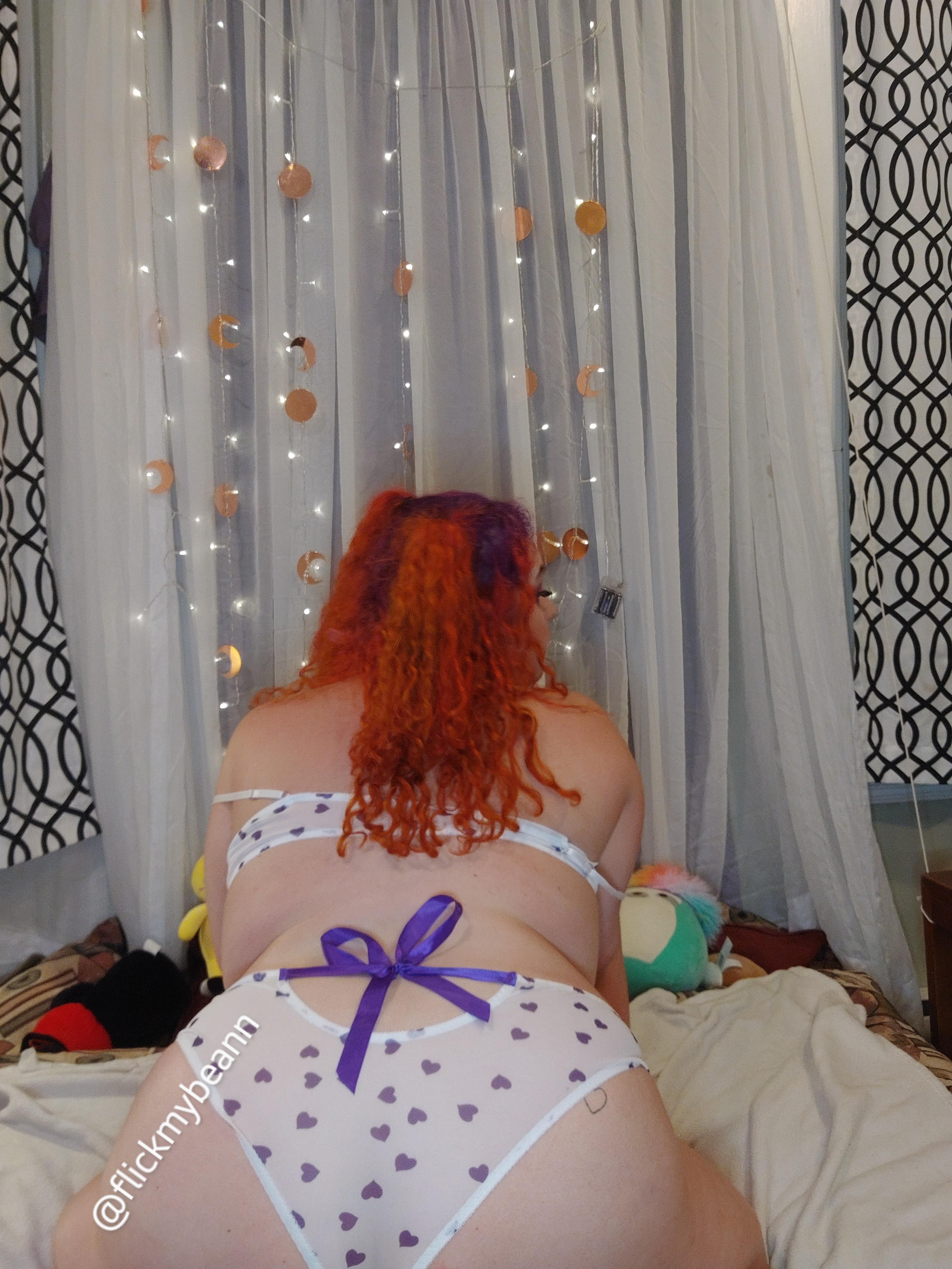 A present 🎁 | Scrolller