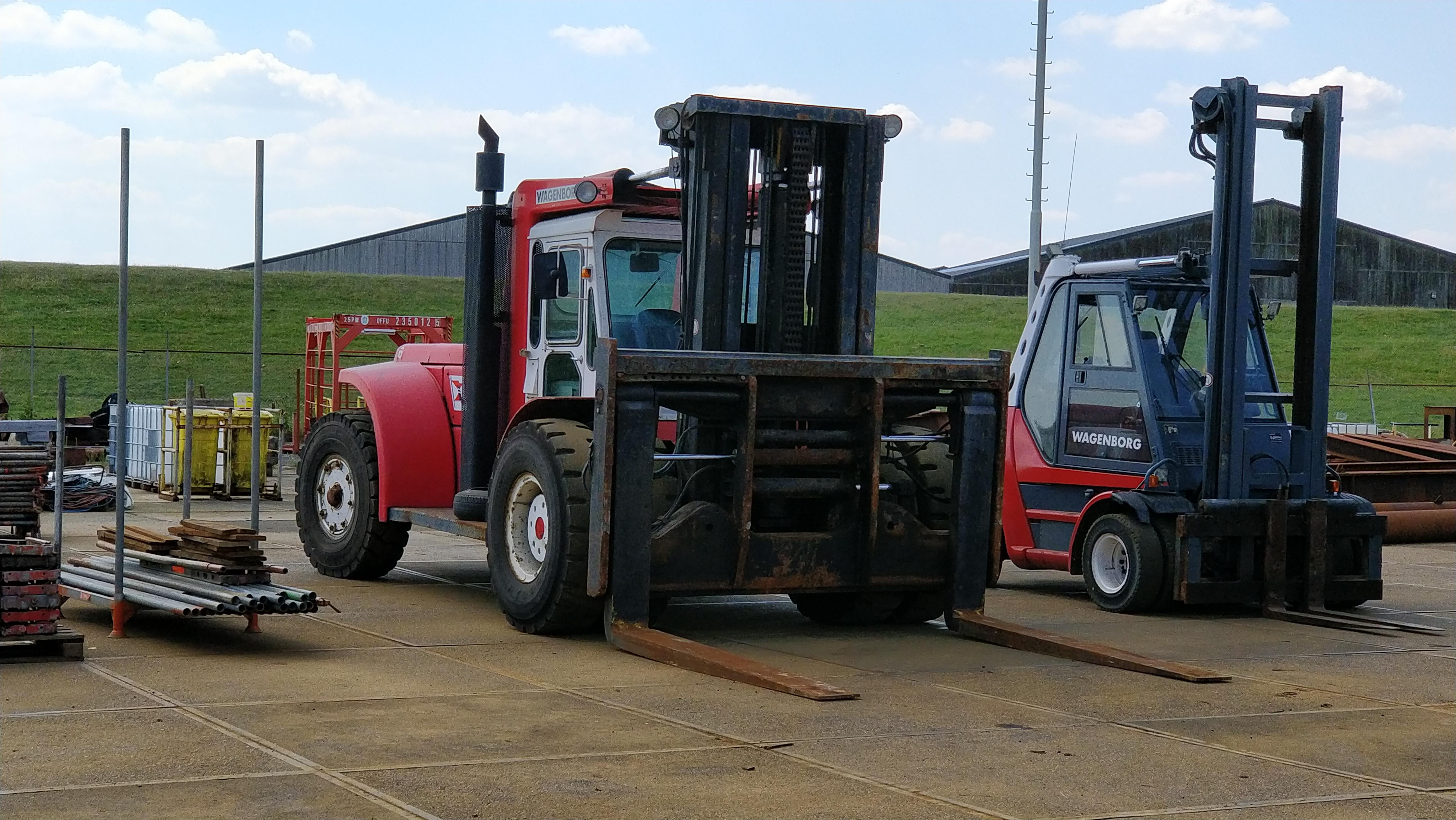 A pretty skookum forklift. | Scrolller