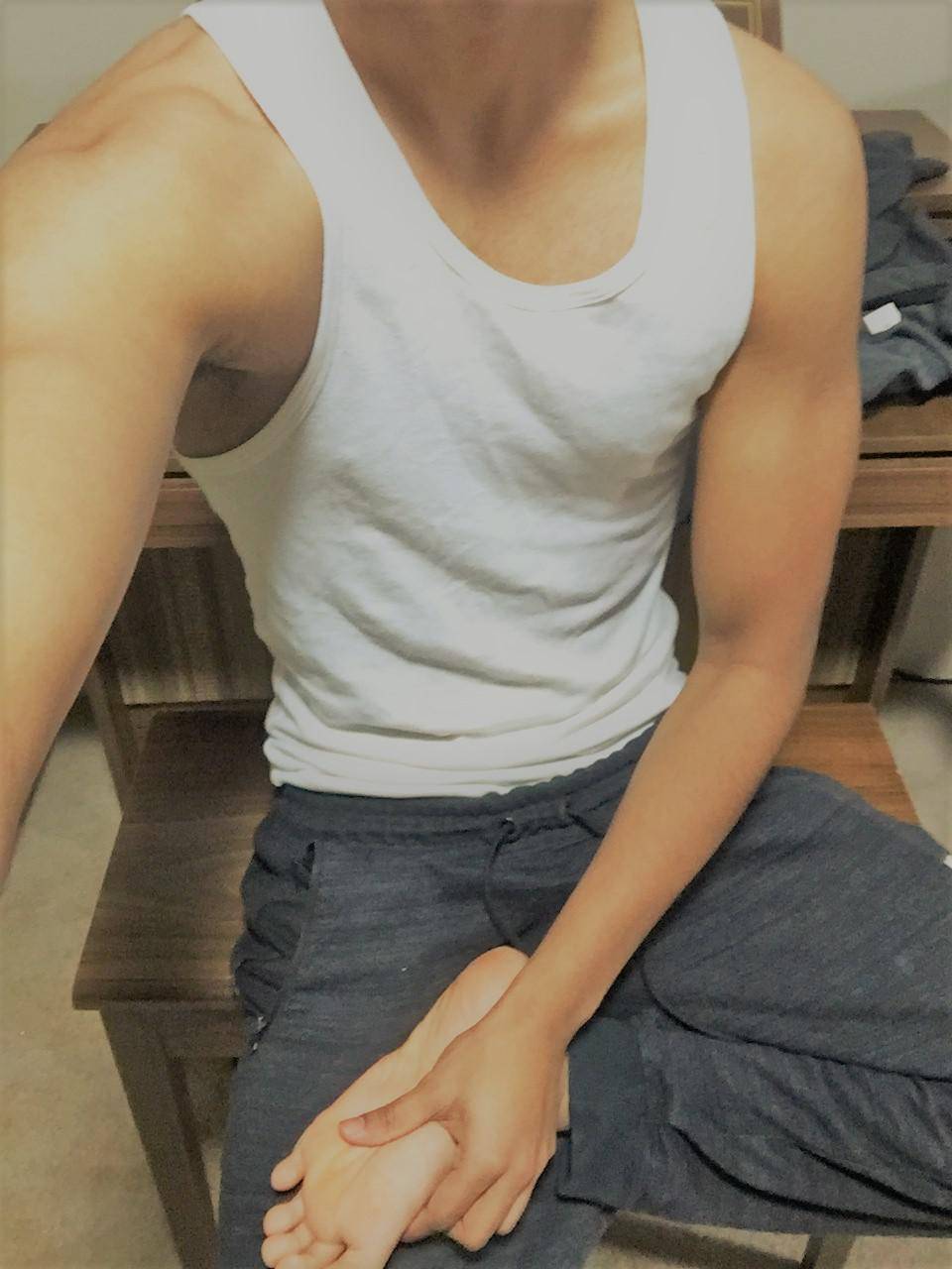 A quick little sole rub ;) | Scrolller