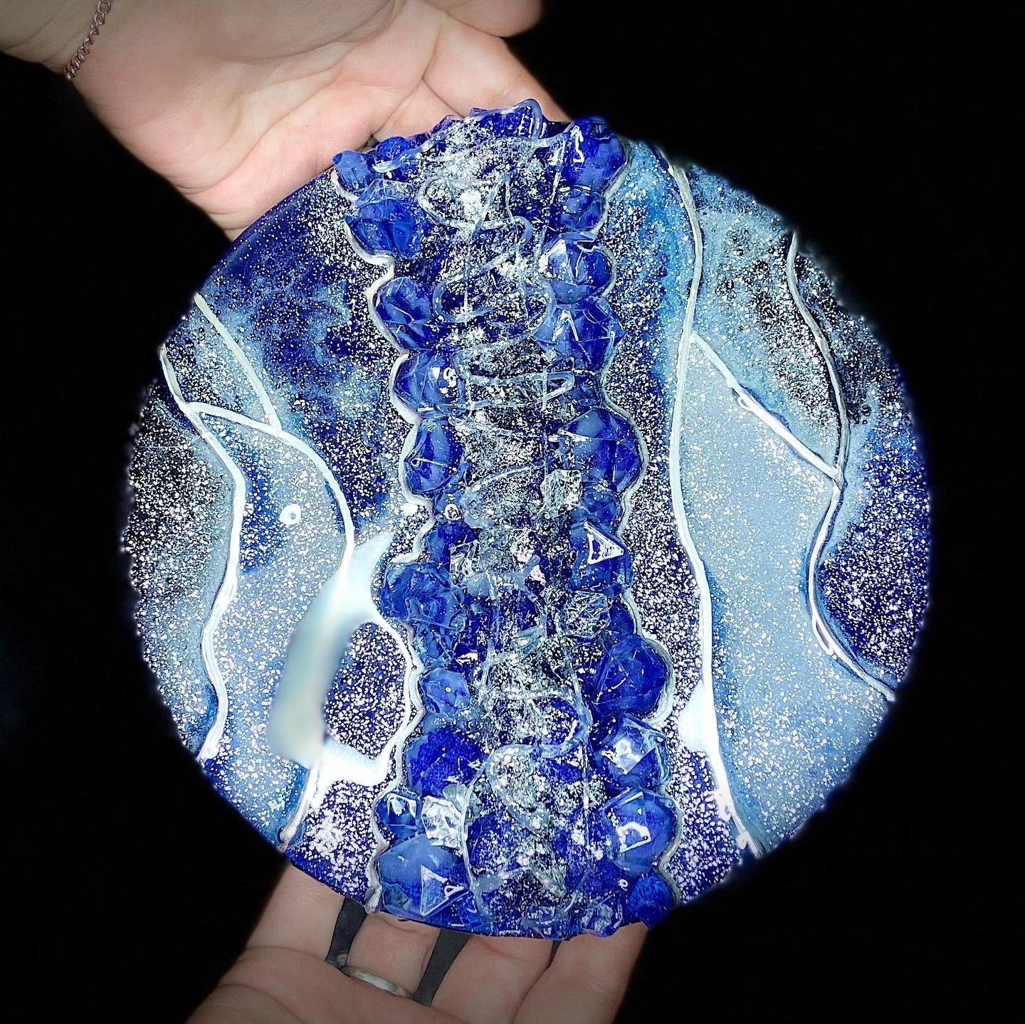 A resin geode I’m actually proud of. | Scrolller