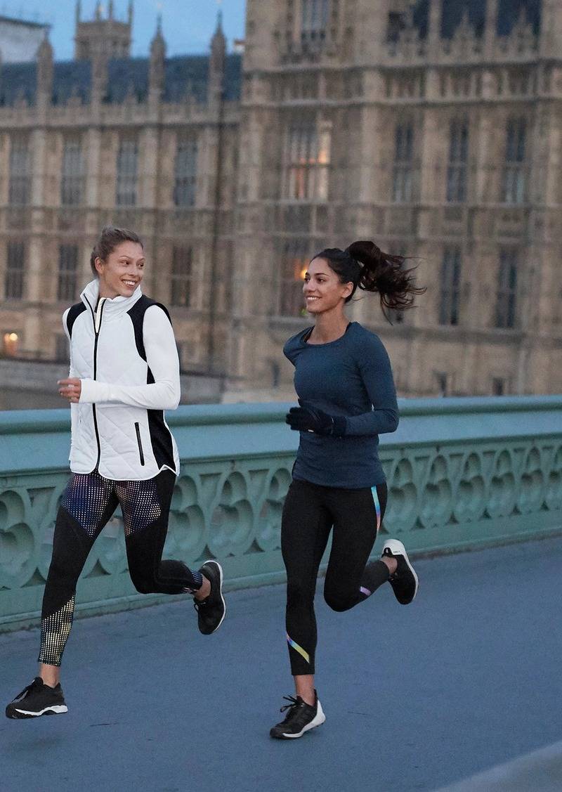 A running tandem | Scrolller