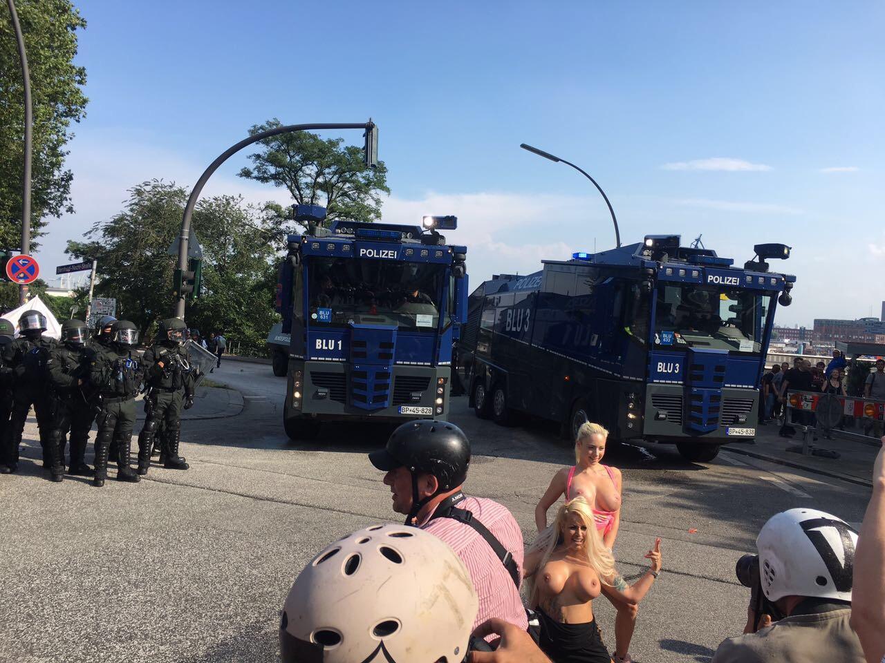 A subtle riot in HH | Scrolller