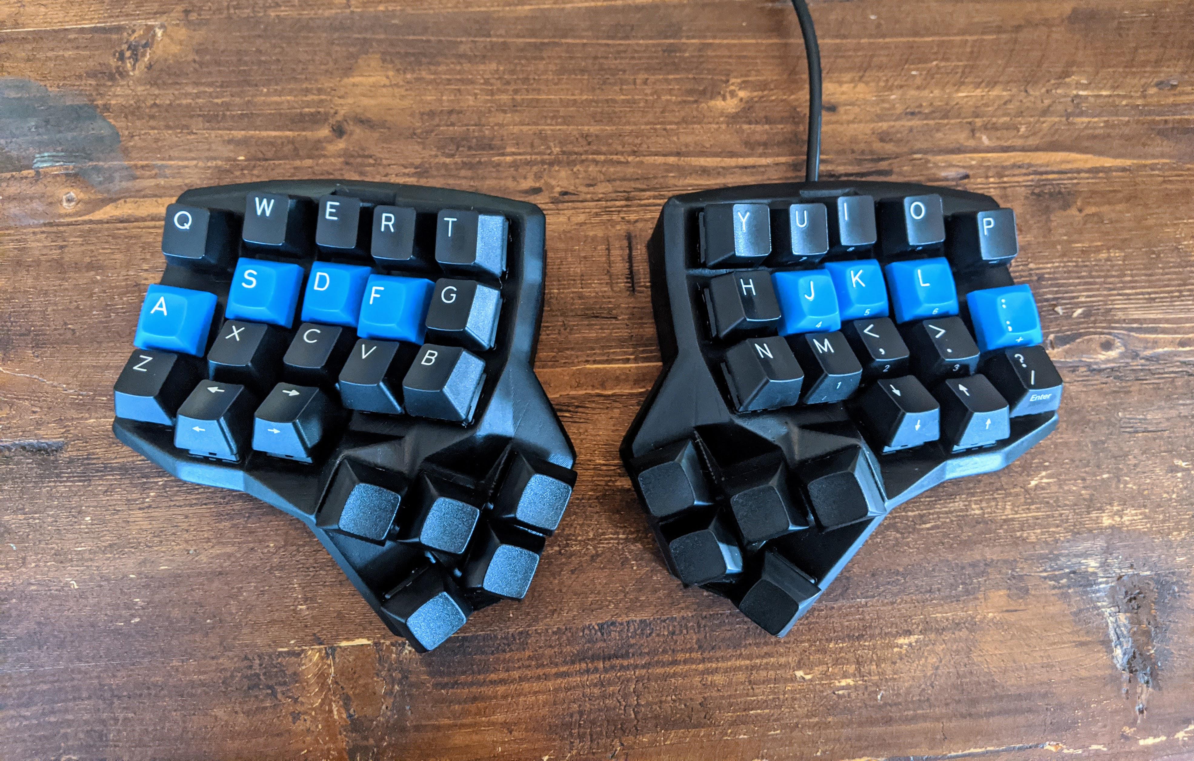 A Tiny Dactyl | Scrolller