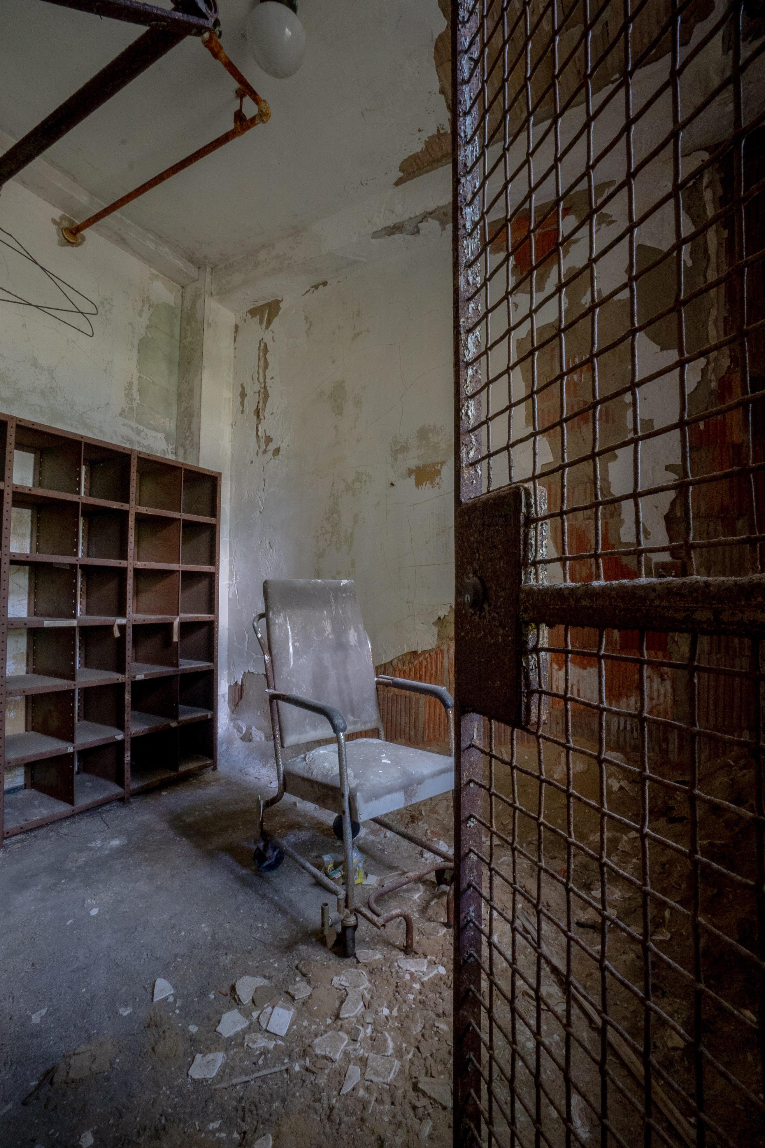 Abandoned Hospital | Scrolller