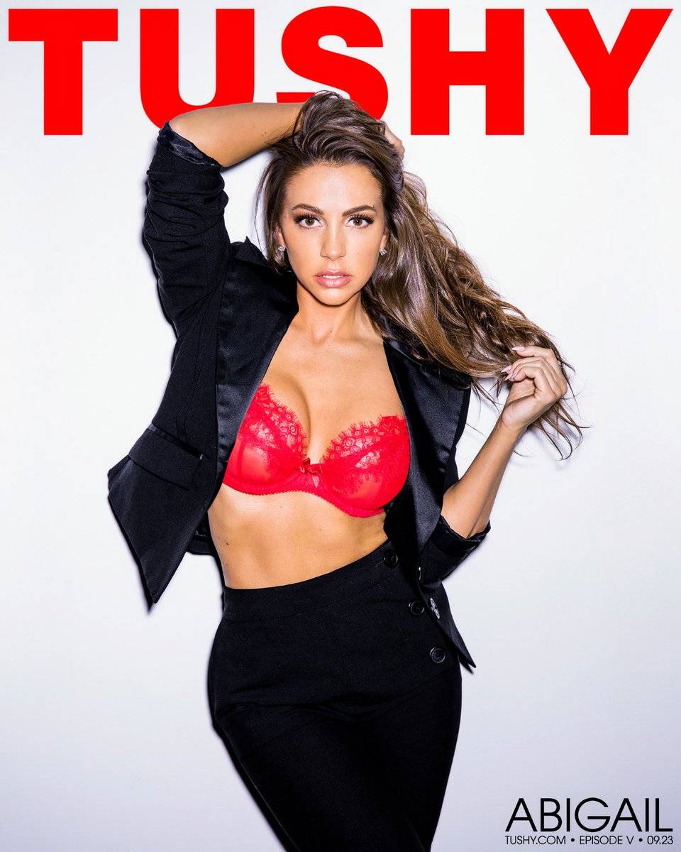 Abigail Mac | Scrolller