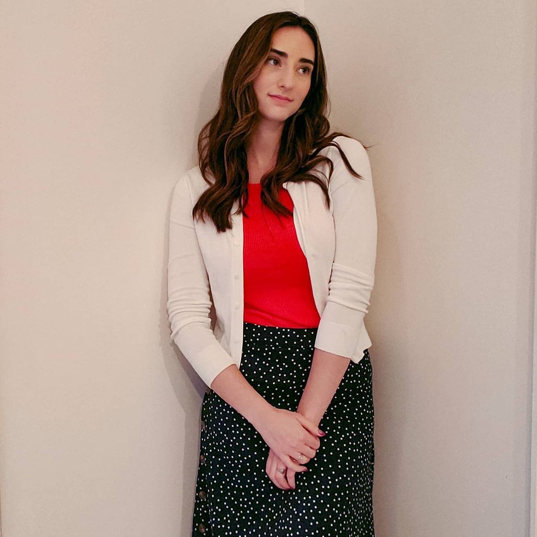 Abigail Shapiro Scrolller