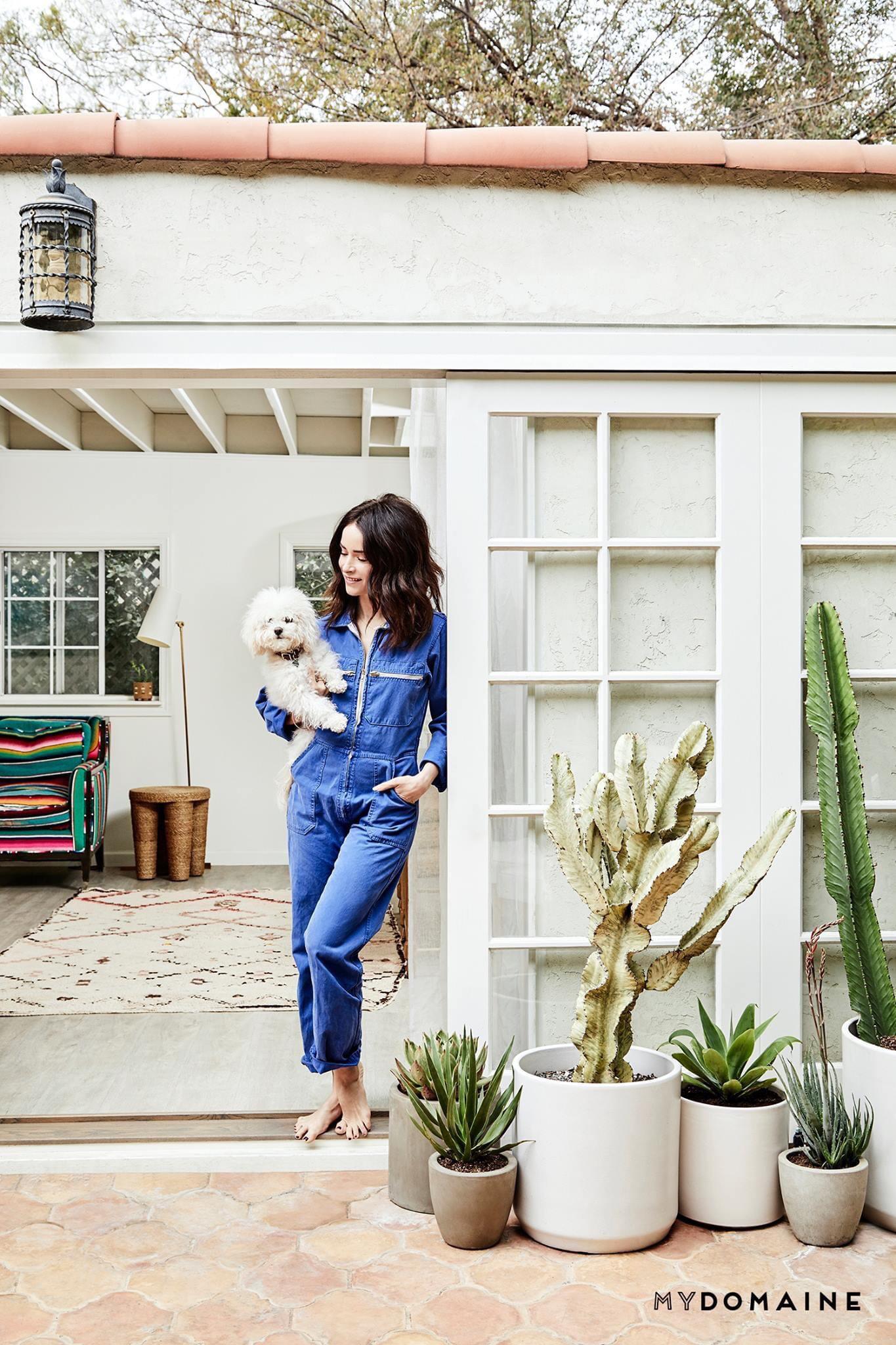 Abigail Spencer Scrolller 7339
