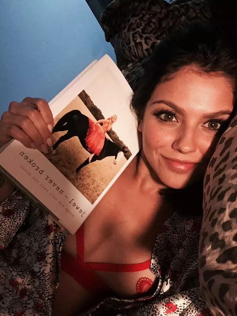 About to read a book in bed | Scrolller