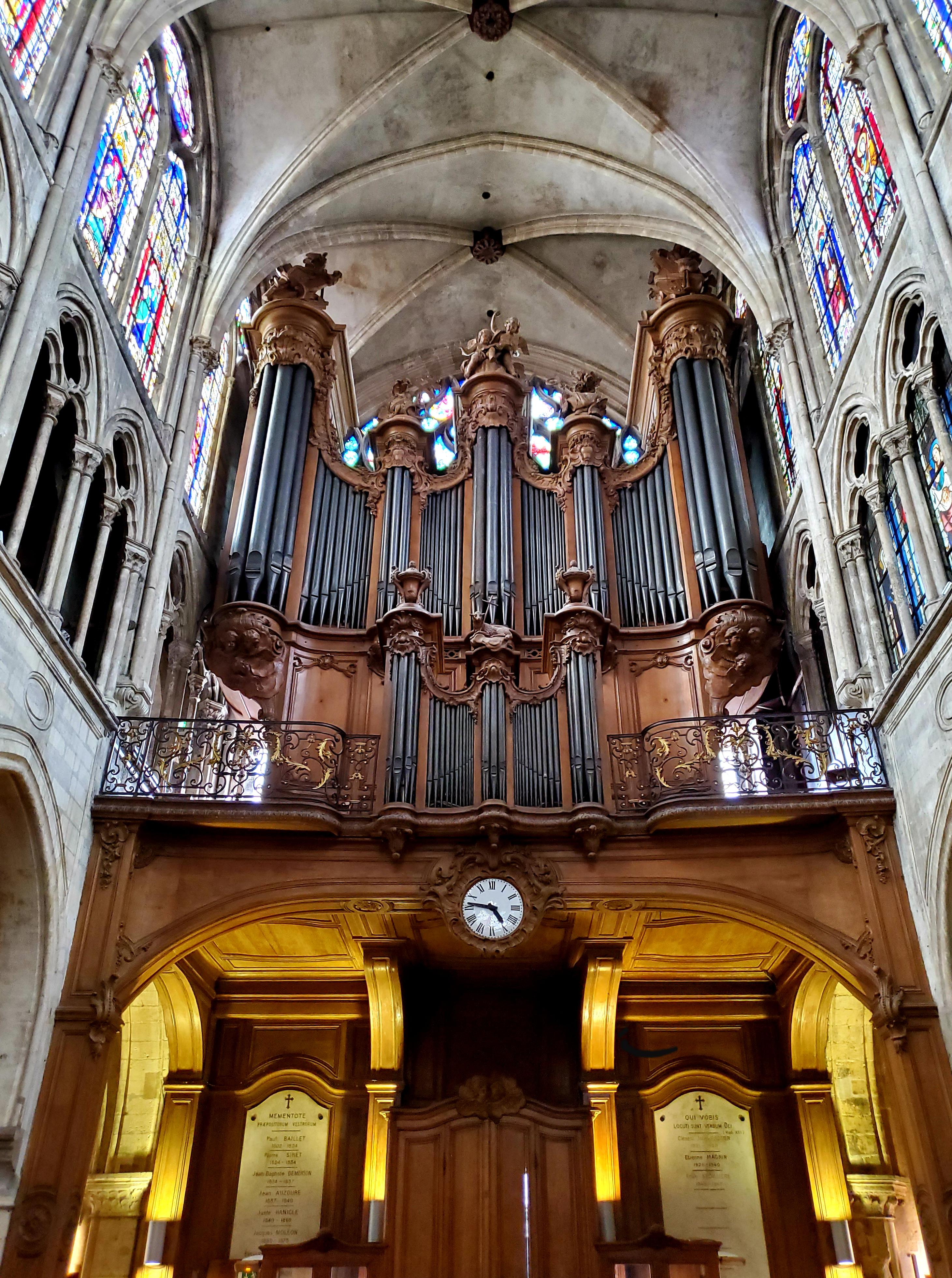 Absolutely breathtaking pipe organ inside Saint Severin. [Paris, France] | Scrolller