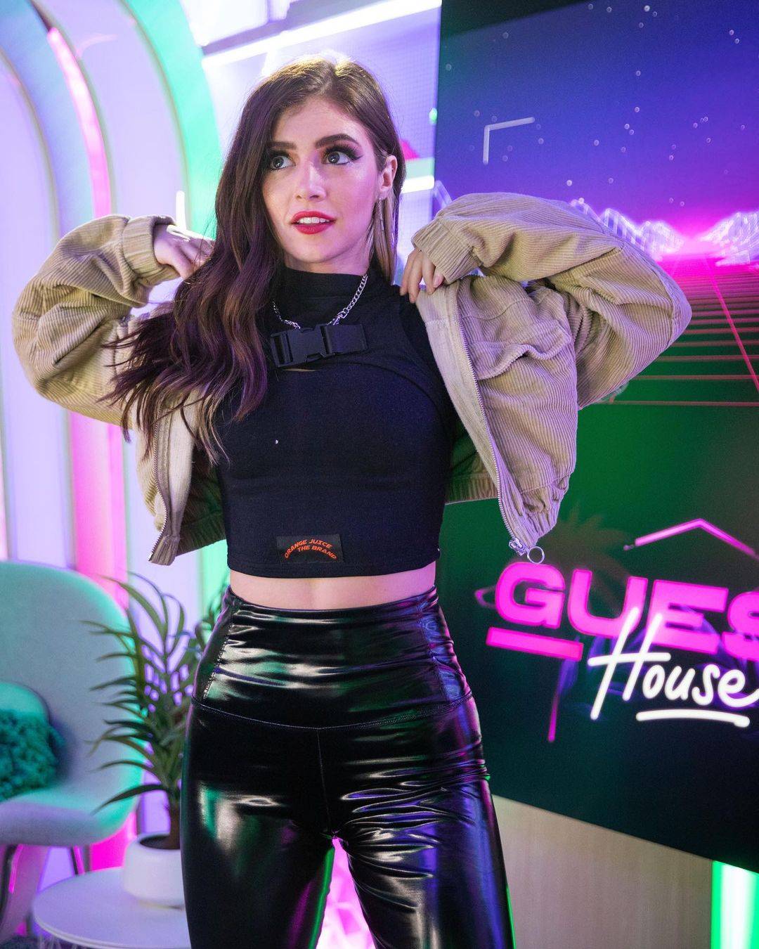 Chrissy Costanza | Scrolller