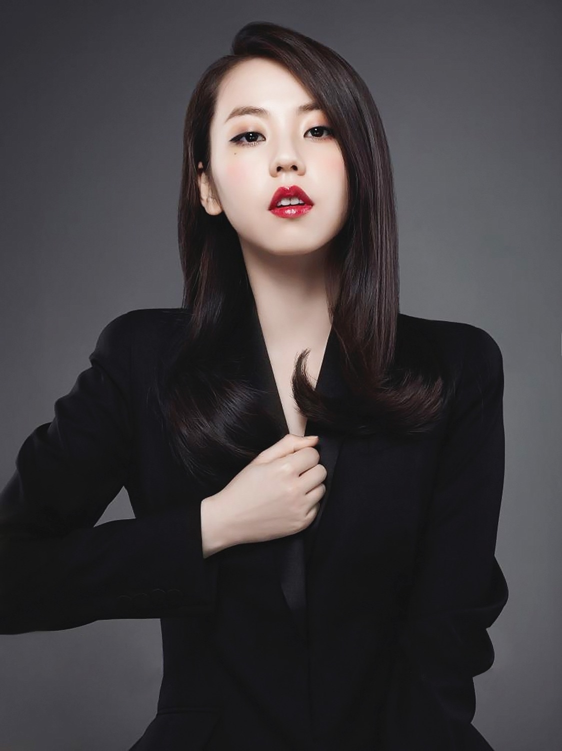 Ahn So-hee | Scrolller