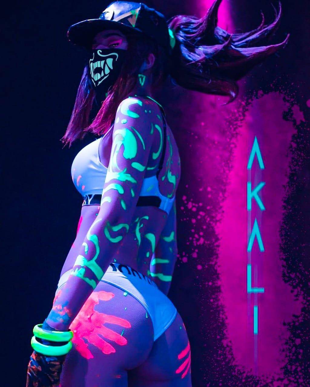 Shirogane Sama | Scrolller