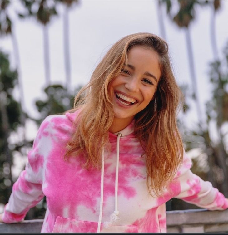 Alba.Baptista | Scrolller