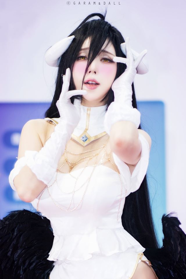 albedo cosplay | Scrolller